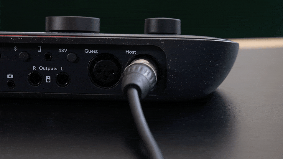 How to Setup Your Vocaster Broadcast Kit – Focusrite